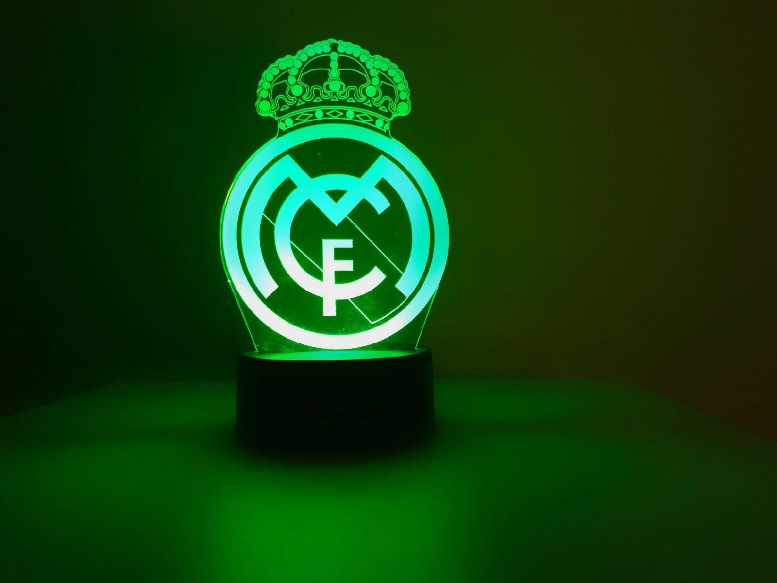 REAL MADRID SOCCER 3D NIGHT LIGHT – Eyes Of The World