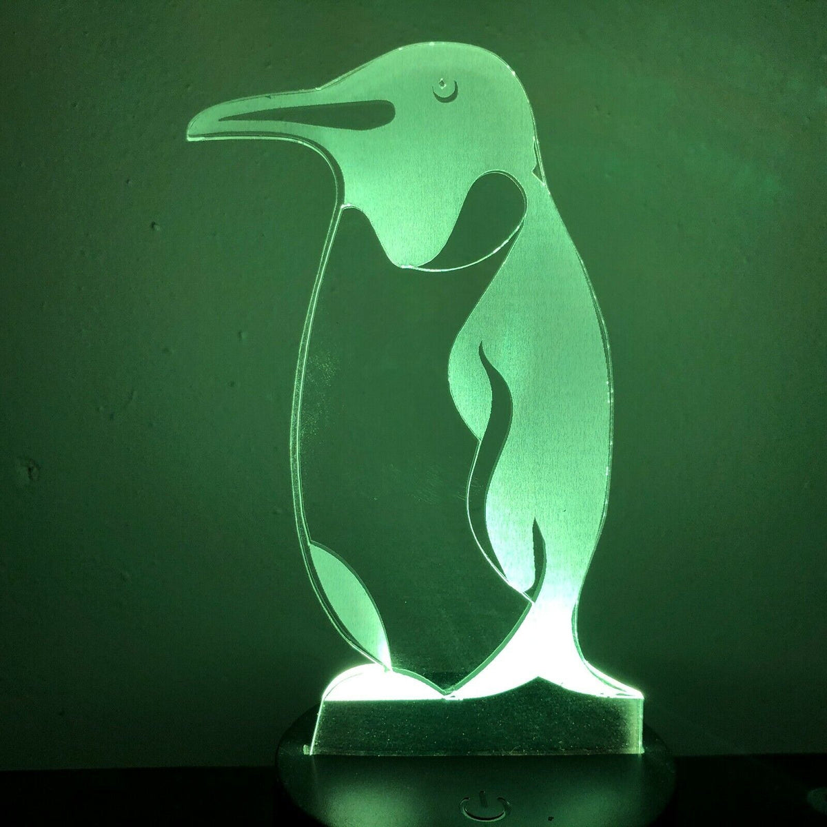 PENGUIN 3D NIGHT LIGHT – Eyes Of The World